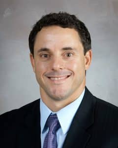 Double shoulder replacement gets senior back to marathon rowing - UT ...